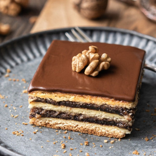 Zserbó Szelet 550g - Hungarian Gerbeaud Cake – Best of Hungary